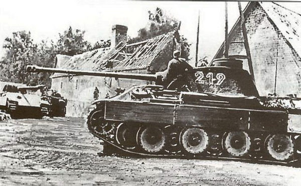 Combat Focus: Panther vs T-34-85 | Warlord Games