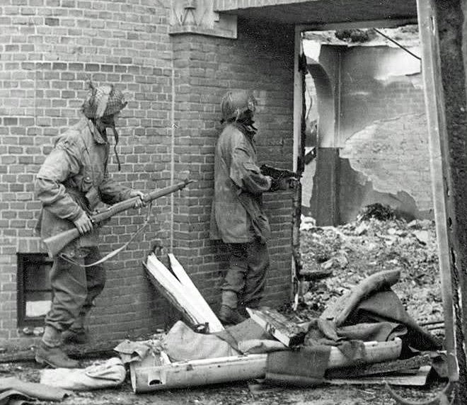 Red-Devils-urban - Warlord Games