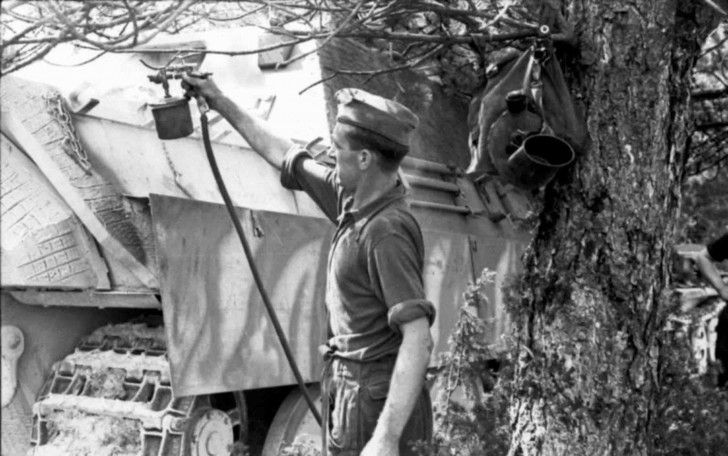 Hobby: Painting late war German Camouflage without an airbrush ...