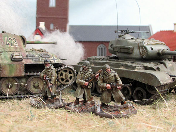 Head to head: Panther Ausf A vs M26 Pershing - Warlord Games